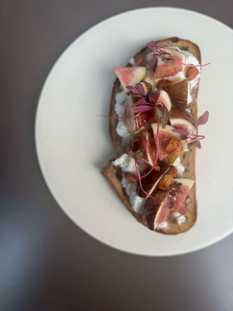 Lignumの求人・転職情報／オープニング カフェでのホールスタッフ｜とらばーゆ